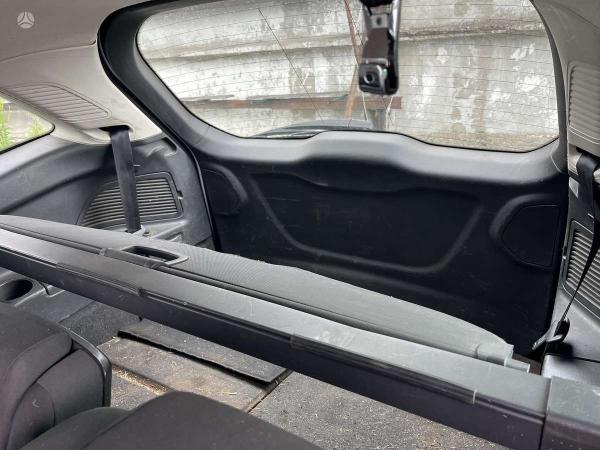 White Ford Grand C-MAX 2016 in Taurage, with an engine capacity of 2.00 L and mileage of 237 thousand km for 2800 €, photo 10 on AUTOMOTO.COM.LV