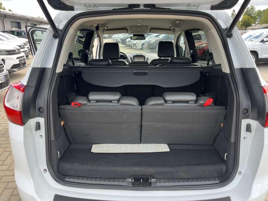 Balts Ford Grand C-MAX 2016 Tauragė, ar dzinēja tilpumu 1.00 L un nobraukumu 92 tūkst. km par 5900 €, foto 18 vietnē AUTOMOTO.COM.LV