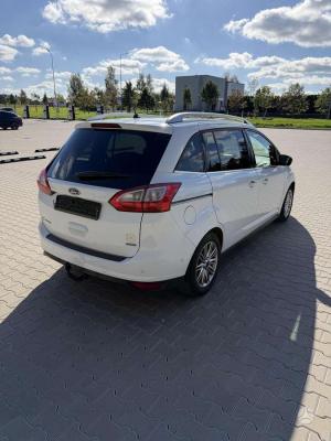 White Ford Grand C-MAX 2018 in Siauliai, with an engine capacity of 1.00 L and mileage of 209 thousand km for 4600 €, photo 8 on AUTOMOTO.COM.LV