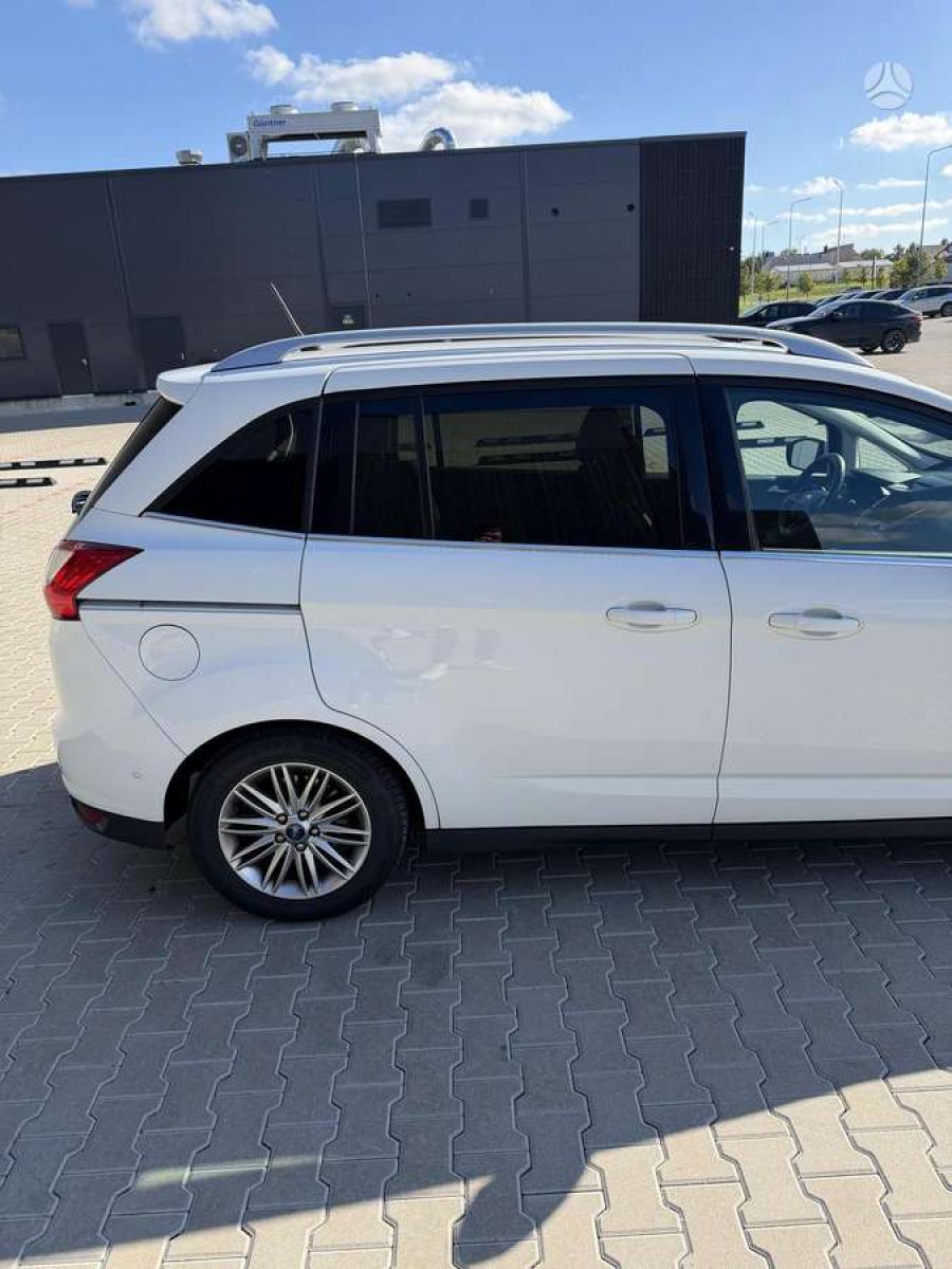 White Ford Grand C-MAX 2018 in Siauliai, with an engine capacity of 1.00 L and mileage of 209 thousand km for 4600 €, photo 10 on AUTOMOTO.COM.LV