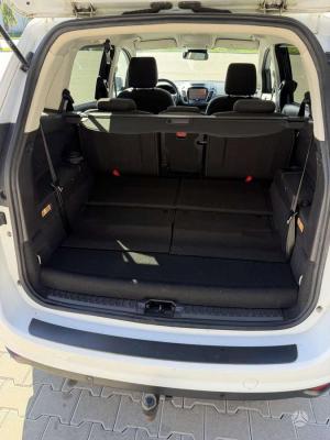 White Ford Grand C-MAX 2018 in Siauliai, with an engine capacity of 1.00 L and mileage of 209 thousand km for 4600 €, photo 21 on AUTOMOTO.COM.LV