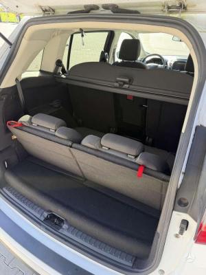 White Ford Grand C-MAX 2018 in Siauliai, with an engine capacity of 1.00 L and mileage of 209 thousand km for 4600 €, photo 23 on AUTOMOTO.COM.LV