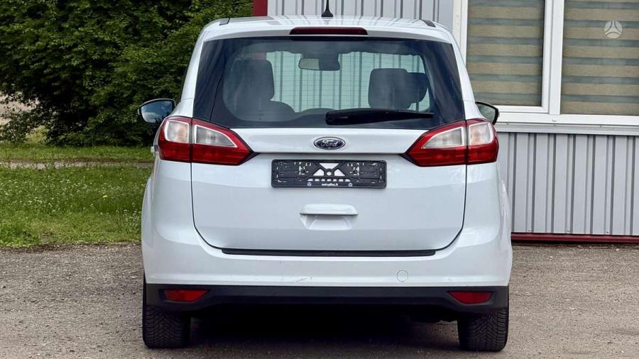 White Ford Grand C-MAX 2019 in Ukmerge, with an engine capacity of 1.50 L and mileage of 230 thousand km for 4300 €, photo 7 on AUTOMOTO.COM.LV