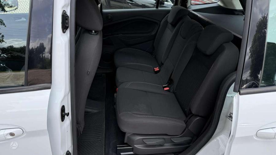 White Ford Grand C-MAX 2019 in Ukmerge, with an engine capacity of 1.50 L and mileage of 230 thousand km for 4300 €, photo 15 on AUTOMOTO.COM.LV