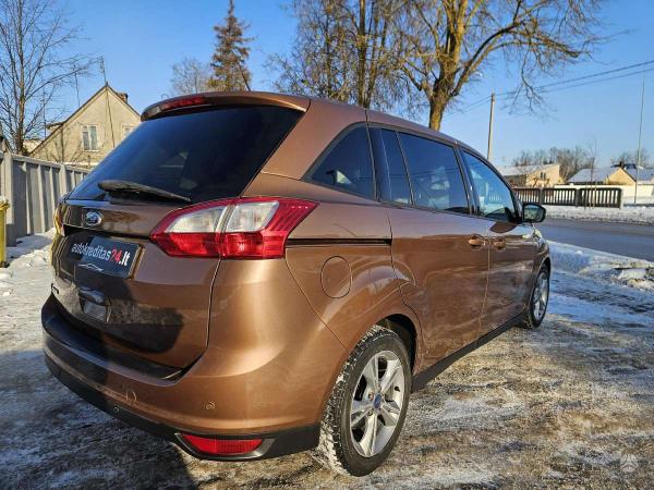 Yellow Ford Grand C-MAX 2014 in Siauliai, with an engine capacity of 1.00 L and mileage of 166 thousand km for 4450 €, photo 4 on AUTOMOTO.COM.LV