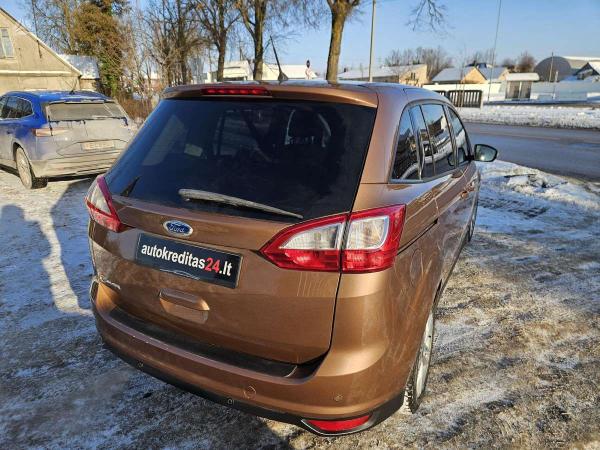 Yellow Ford Grand C-MAX 2014 in Siauliai, with an engine capacity of 1.00 L and mileage of 166 thousand km for 4450 €, photo 5 on AUTOMOTO.COM.LV