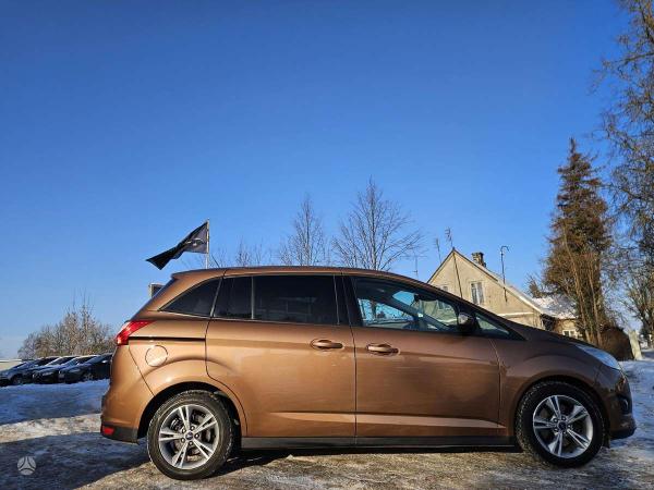 Yellow Ford Grand C-MAX 2014 in Siauliai, with an engine capacity of 1.00 L and mileage of 166 thousand km for 4450 €, photo 6 on AUTOMOTO.COM.LV