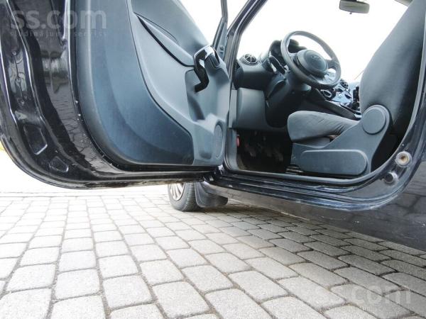 Black Ford KA 2009 in Jelgava, with an engine capacity of 1.20 L and mileage of 198 thousand km for 1600 €, photo 9 on AUTOMOTO.COM.LV