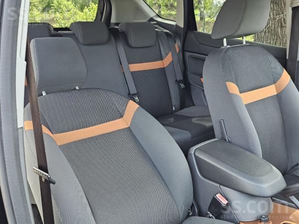 Black Ford Kuga 2008 in Riga, with an engine capacity of 2.00 L and mileage of 247 thousand km for 5870 €, photo 8 on AUTOMOTO.COM.LV
