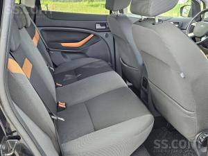 Black Ford Kuga 2008 in Riga, with an engine capacity of 2.00 L and mileage of 247 thousand km for 5870 €, photo 10 on AUTOMOTO.COM.LV