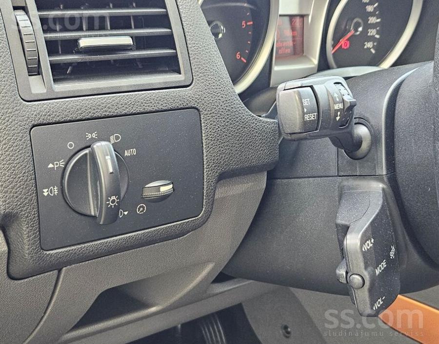 Black Ford Kuga 2008 in Riga, with an engine capacity of 2.00 L and mileage of 247 thousand km for 5870 €, photo 13 on AUTOMOTO.COM.LV