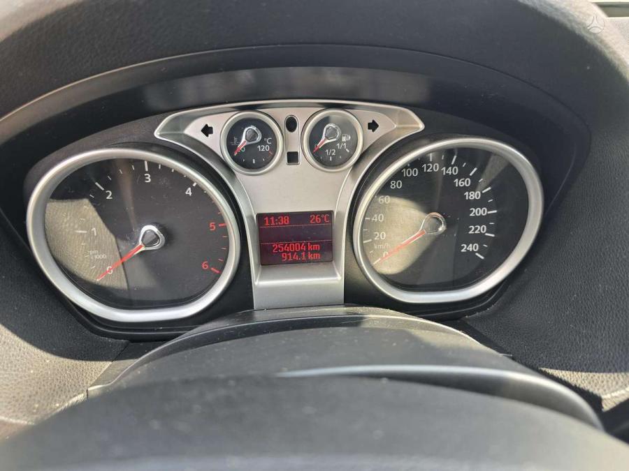 Black Ford Kuga 2008 in Panevezys, with an engine capacity of 2.00 L and mileage of 254 thousand km for 3600 €, photo 9 on AUTOMOTO.COM.LV