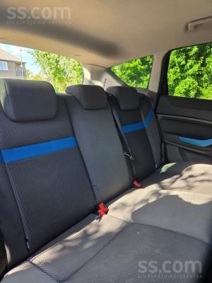 Melns Ford Kuga 2008 Kuldīga, ar dzinēja tilpumu 2.00 L un nobraukumu 330 tūkst. km par 4250 €, foto 12 vietnē AUTOMOTO.COM.LV