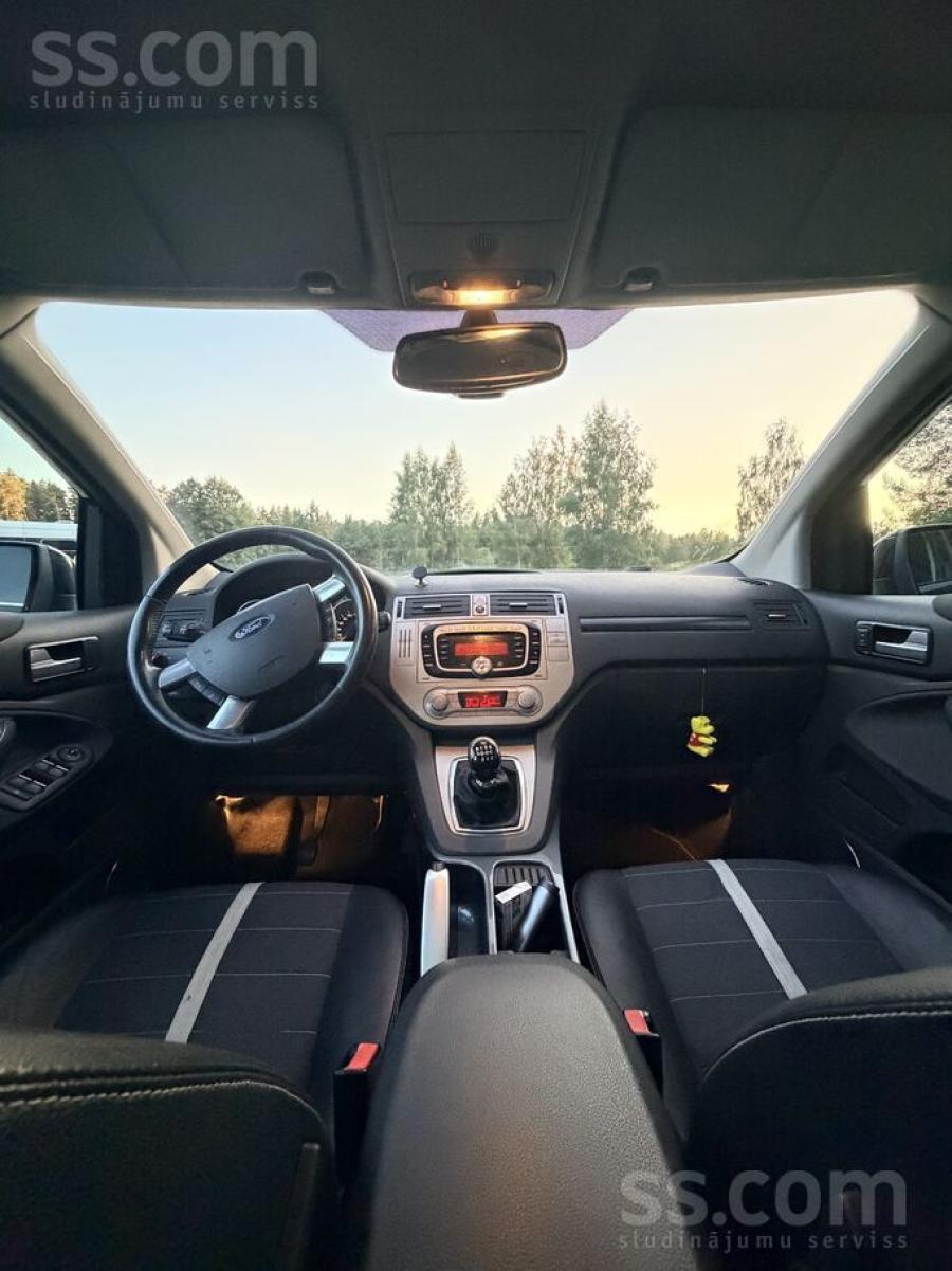 Black Ford Kuga 2008 in Riga, with an engine capacity of 2.00 L and mileage of 303 thousand km for 5500 €, photo 13 on AUTOMOTO.COM.LV