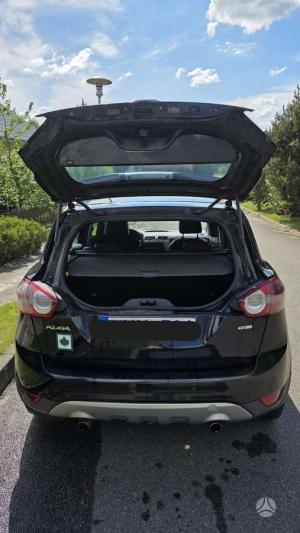 Black Ford Kuga 2008 in Vilnius, with an engine capacity of 2.00 L and mileage of 238 thousand km for 3200 €, photo 6 on AUTOMOTO.COM.LV