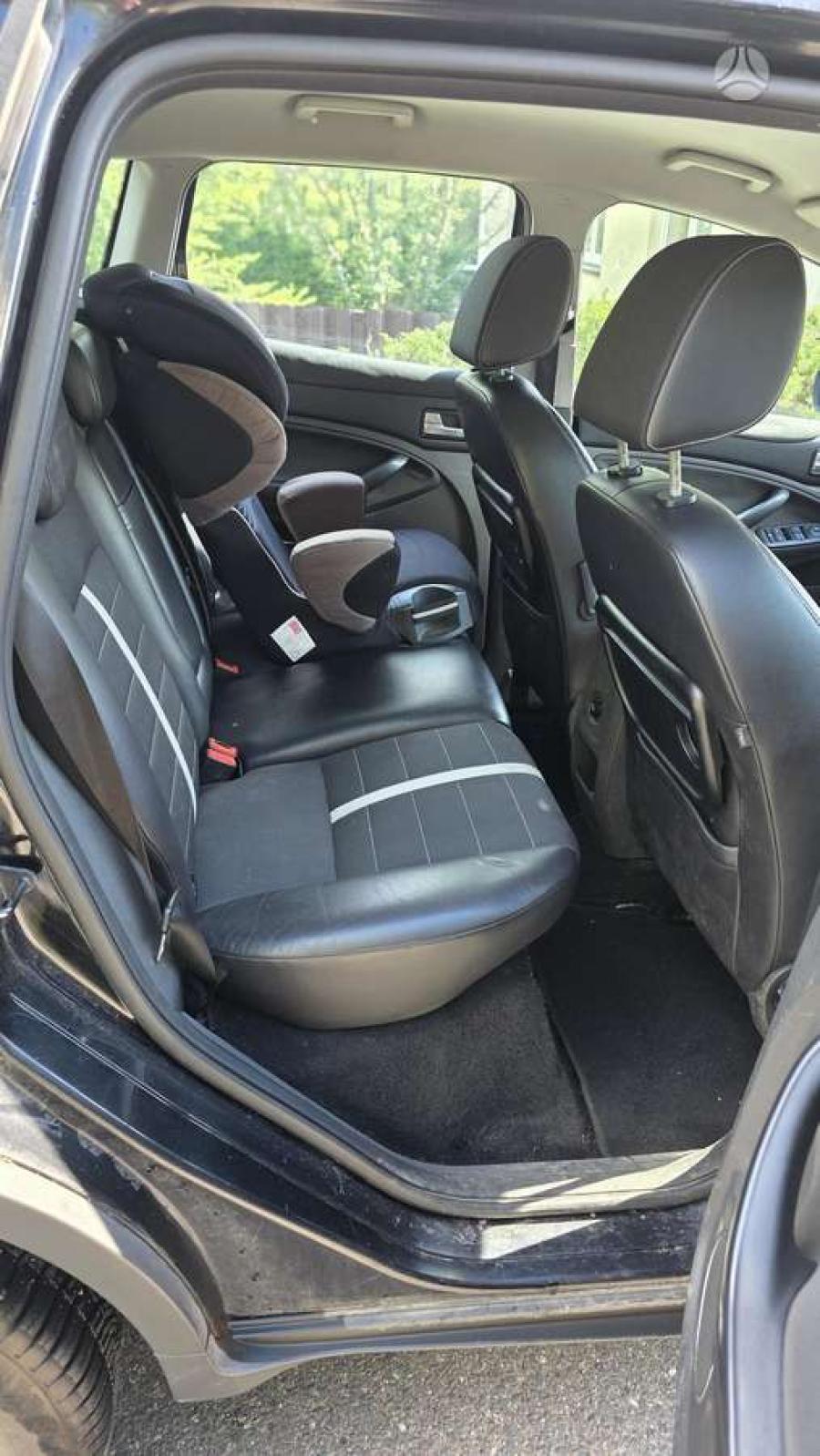 Black Ford Kuga 2008 in Vilnius, with an engine capacity of 2.00 L and mileage of 238 thousand km for 3200 €, photo 9 on AUTOMOTO.COM.LV