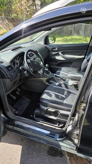 Black Ford Kuga 2008 in Vilnius, with an engine capacity of 2.00 L and mileage of 238 thousand km for 3200 €, photo 10 on AUTOMOTO.COM.LV