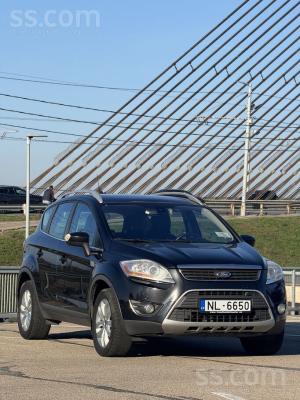 Melns Ford Kuga 2008 Rīga, ar dzinēja tilpumu 2.00 L un nobraukumu 266 tūkst. km par 4300 €, foto  vietnē AUTOMOTO.COM.LV