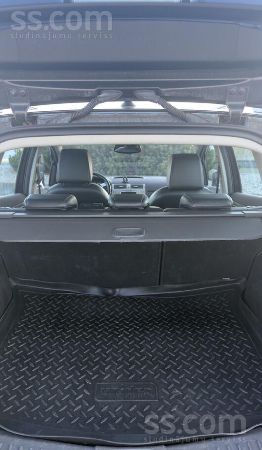 Black Ford Kuga 2008 in Riga, with an engine capacity of 2.00 L and mileage of 266 thousand km for 4300 €, photo 10 on AUTOMOTO.COM.LV