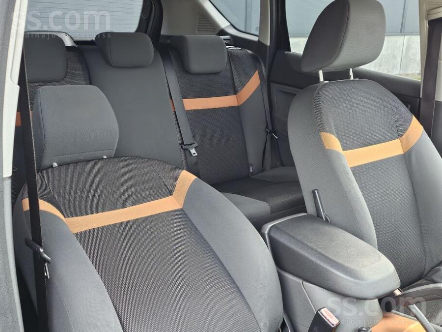 Black Ford Kuga 2008 in Riga, with an engine capacity of 2.00 L and mileage of 247 thousand km for 5470 €, photo 9 on AUTOMOTO.COM.LV