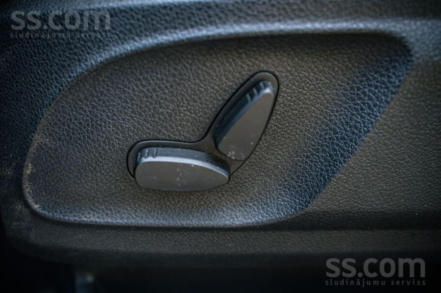 Black Ford Kuga 2009 in Riga, with an engine capacity of 2.00 L and mileage of 197 thousand km for 4990 €, photo 15 on AUTOMOTO.COM.LV