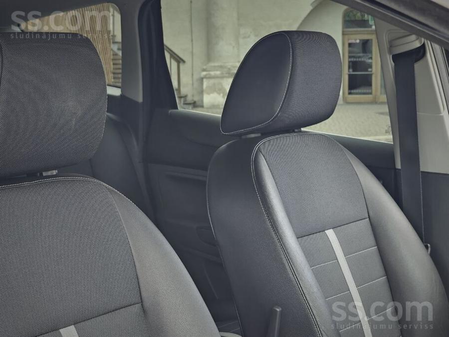 Melns Ford Kuga 2009 Jelgava, ar dzinēja tilpumu 2.00 L un nobraukumu 250 tūkst. km par 5990 €, foto 12 vietnē AUTOMOTO.COM.LV