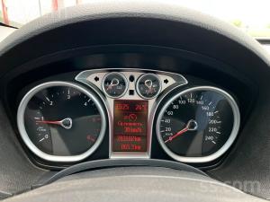 Black Ford Kuga 2009 in Talsi, with an engine capacity of 2.00 L and mileage of 283 thousand km for 5999 €, photo 11 on AUTOMOTO.COM.LV