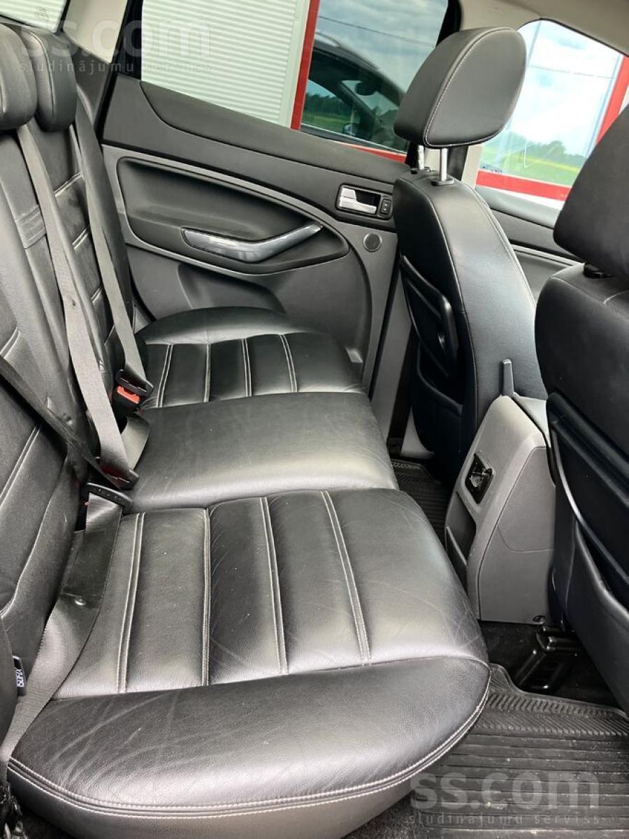 Black Ford Kuga 2009 in Talsi, with an engine capacity of 2.00 L and mileage of 283 thousand km for 5999 €, photo 19 on AUTOMOTO.COM.LV