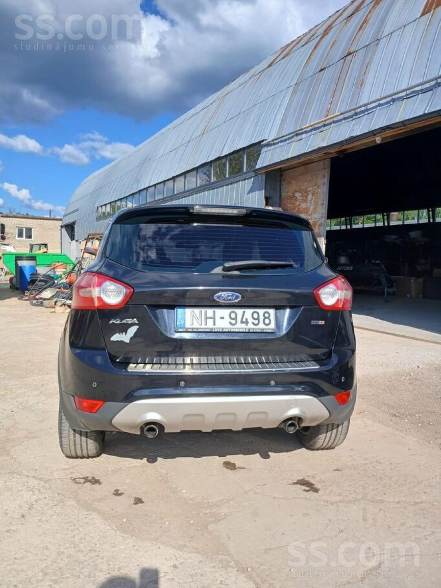 Black Ford Kuga 2009 in Madona, with an engine capacity of 2.00 L and mileage of 0 thousand km for 4850 €, photo 3 on AUTOMOTO.COM.LV