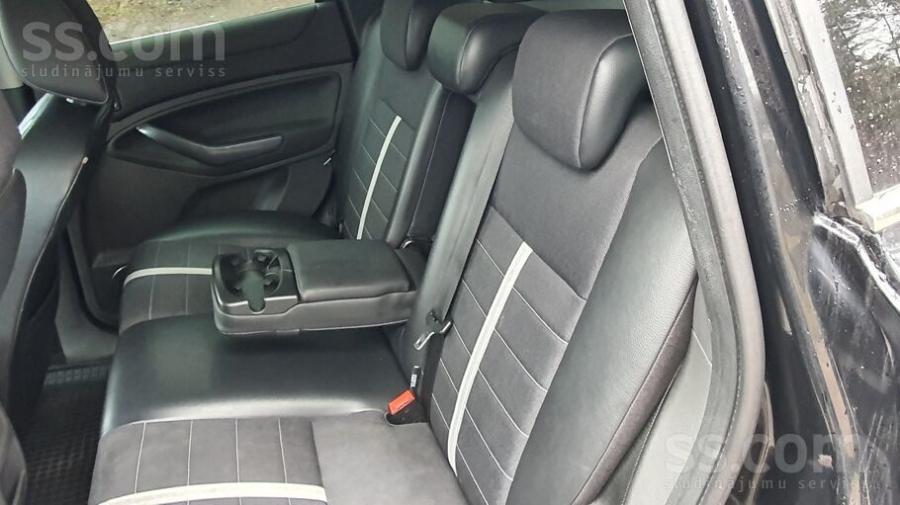 Black Ford Kuga 2009 in Riga, with an engine capacity of 2.00 L and mileage of 193 thousand km for 4995 €, photo 19 on AUTOMOTO.COM.LV