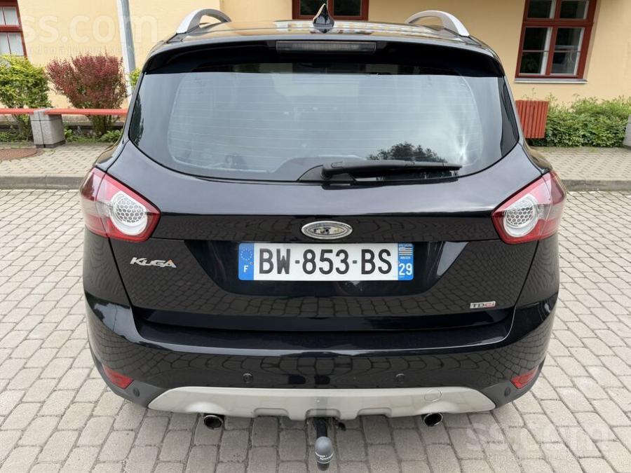 Black Ford Kuga 2009 in Riga, with an engine capacity of 2.00 L and mileage of 229 thousand km for 5950 €, photo 6 on AUTOMOTO.COM.LV
