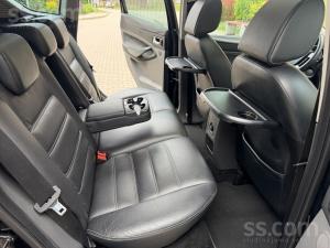 Black Ford Kuga 2009 in Riga, with an engine capacity of 2.00 L and mileage of 229 thousand km for 5950 €, photo 17 on AUTOMOTO.COM.LV