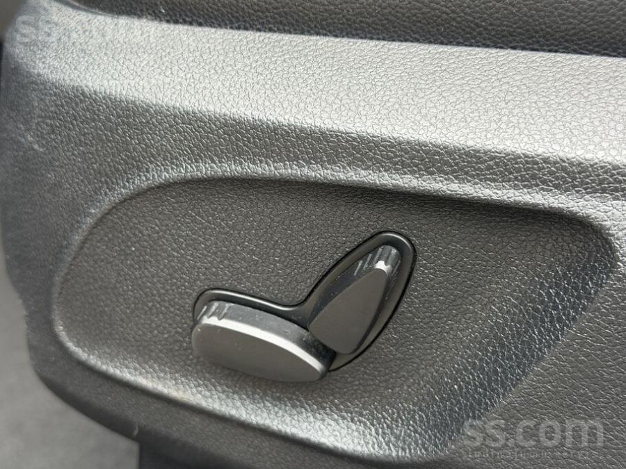 Black Ford Kuga 2009 in Riga, with an engine capacity of 2.00 L and mileage of 229 thousand km for 5950 €, photo 30 on AUTOMOTO.COM.LV