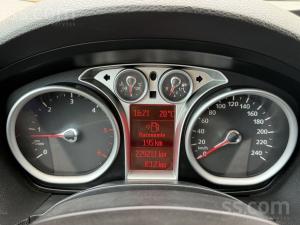Black Ford Kuga 2009 in Riga, with an engine capacity of 2.00 L and mileage of 229 thousand km for 5950 €, photo 31 on AUTOMOTO.COM.LV