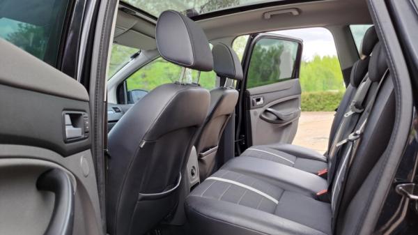 Black Ford Kuga 2009 in Riga, with an engine capacity of 2.00 L and mileage of 193 thousand km for 6490 €, photo 9 on AUTOMOTO.COM.LV