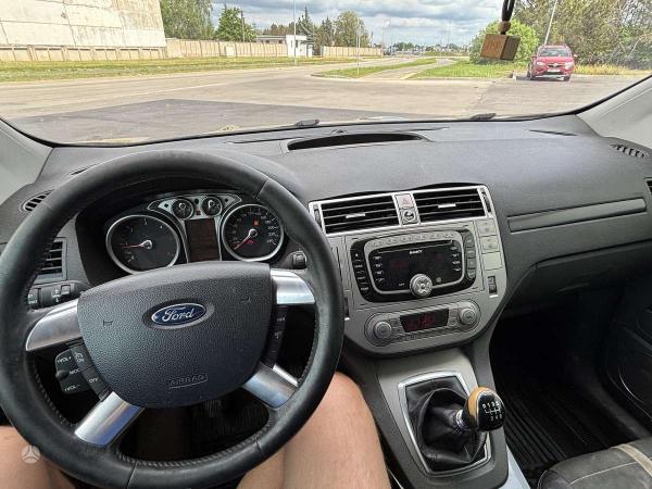 Black Ford Kuga 2009 in Mazeikiai, with an engine capacity of 2.00 L and mileage of 336 thousand km for 1900 €, photo 7 on AUTOMOTO.COM.LV