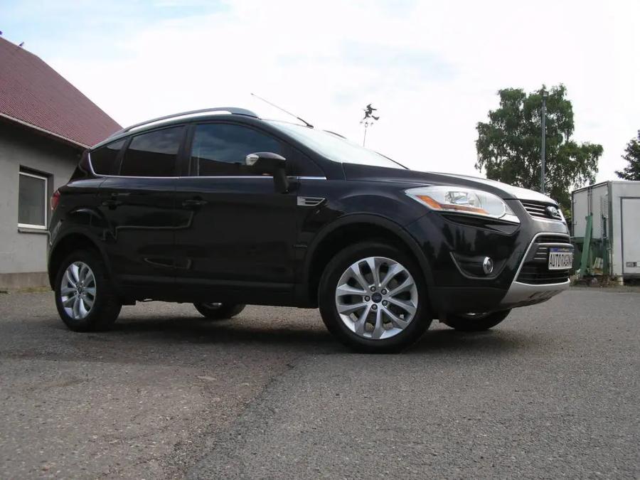 Black Ford Kuga 2009 in Sigulda, with an engine capacity of 2.00 L and mileage of 215 thousand km for 7250 €, photo 3 on AUTOMOTO.COM.LV