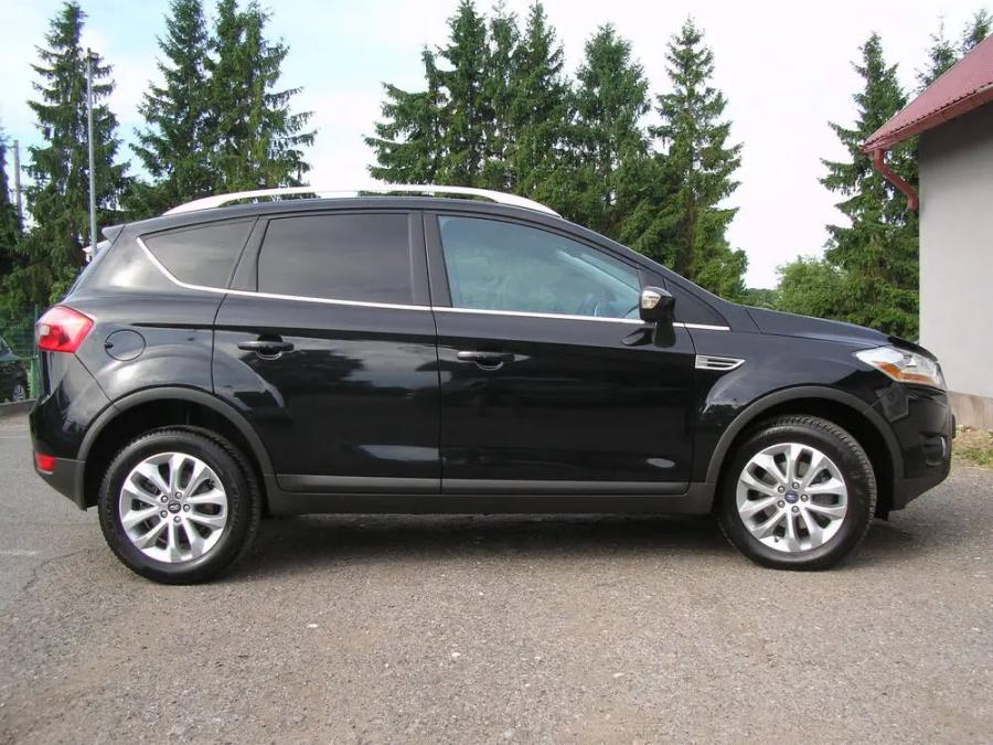 Black Ford Kuga 2009 in Sigulda, with an engine capacity of 2.00 L and mileage of 215 thousand km for 7250 €, photo 8 on AUTOMOTO.COM.LV