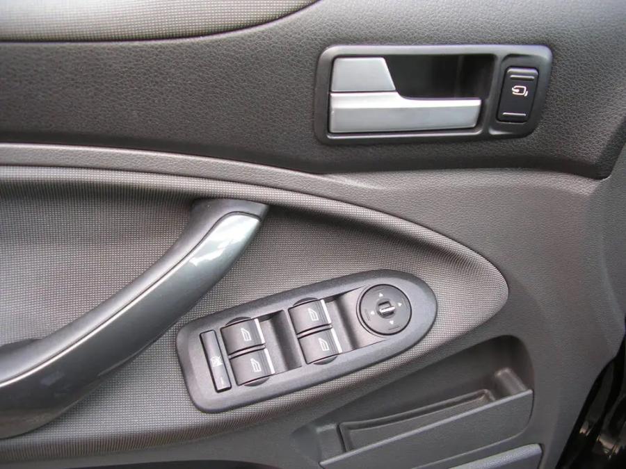 Black Ford Kuga 2009 in Sigulda, with an engine capacity of 2.00 L and mileage of 215 thousand km for 7250 €, photo 18 on AUTOMOTO.COM.LV