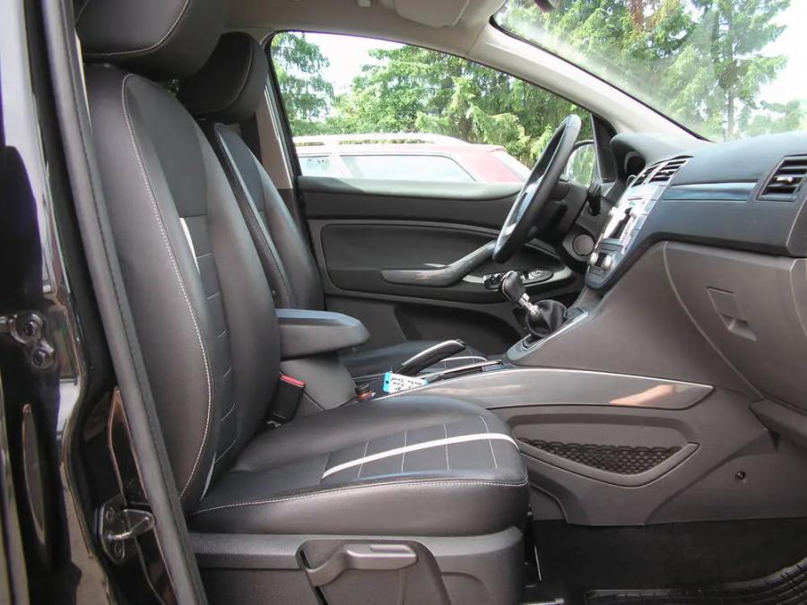 Black Ford Kuga 2009 in Sigulda, with an engine capacity of 2.00 L and mileage of 215 thousand km for 7250 €, photo 25 on AUTOMOTO.COM.LV