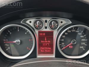 Melns Ford Kuga 2009 Rīga, ar dzinēja tilpumu 2.00 L un nobraukumu 266 tūkst. km par 4590 €, foto 24 vietnē AUTOMOTO.COM.LV
