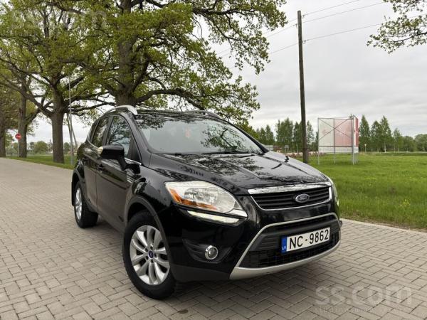 Black Ford Kuga 2010 in Valmiera, with an engine capacity of 2.00 L and mileage of 305 thousand km for 4950 €, photo 1 on AUTOMOTO.COM.LV