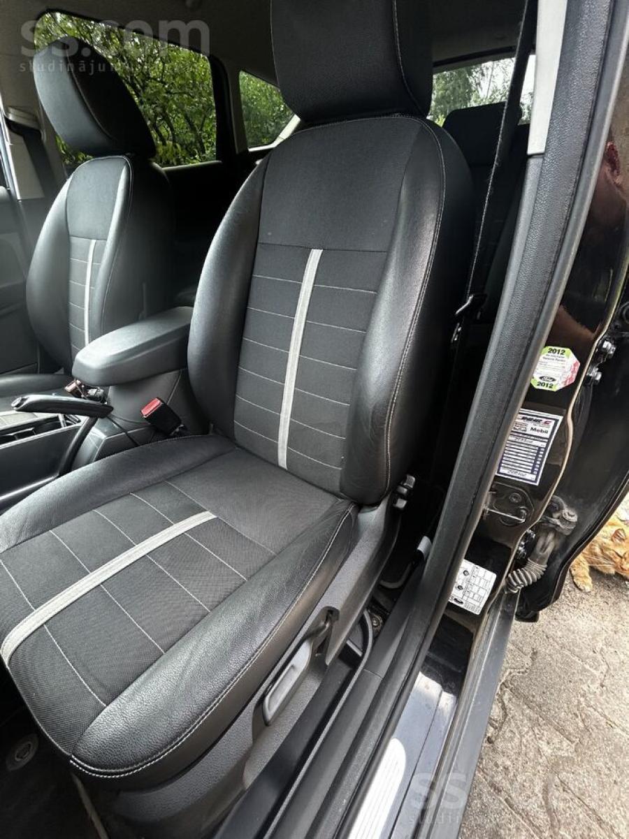 Black Ford Kuga 2010 in Riga, with an engine capacity of 2.00 L and mileage of 262 thousand km for 4500 €, photo 15 on AUTOMOTO.COM.LV
