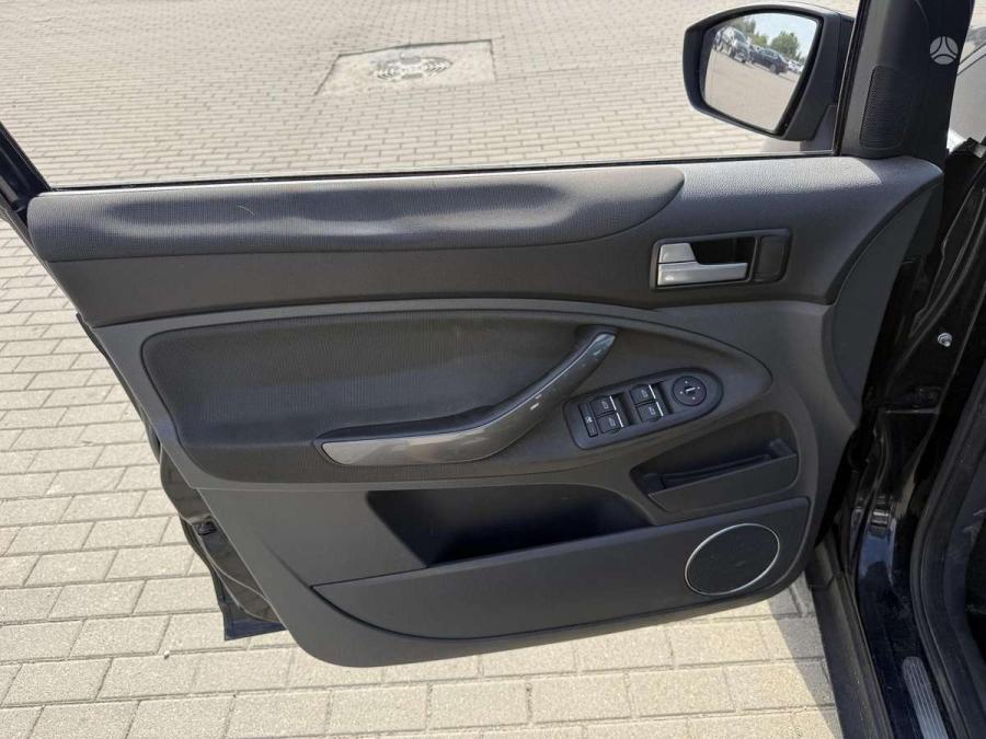 Melns Ford Kuga 2010 Marijampole, ar dzinēja tilpumu 2.52 L un nobraukumu 166 tūkst. km par 3950 €, foto 13 vietnē AUTOMOTO.COM.LV