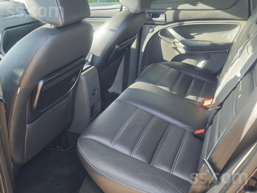 Black Ford Kuga 2010 in Riga, with an engine capacity of 2.50 L and mileage of 132 thousand km for 7200 €, photo 11 on AUTOMOTO.COM.LV