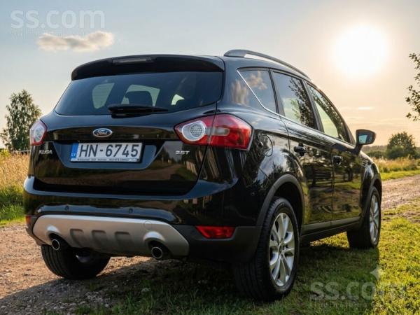 Ford Kuga 2010 in Riga on AUTOMOTO.COM.LV Black Ford Kuga 2010 in Riga, with an engine capacity of 2.50 L and mileage of 132 thousand km for 6800 €, photo 6 on AUTOMOTO.COM.LV