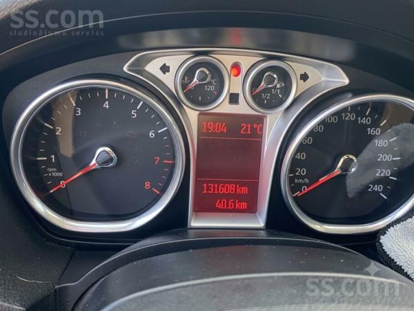 Ford Kuga 2010 in Riga on AUTOMOTO.COM.LV Black Ford Kuga 2010 in Riga, with an engine capacity of 2.50 L and mileage of 132 thousand km for 6800 €, photo 9 on AUTOMOTO.COM.LV