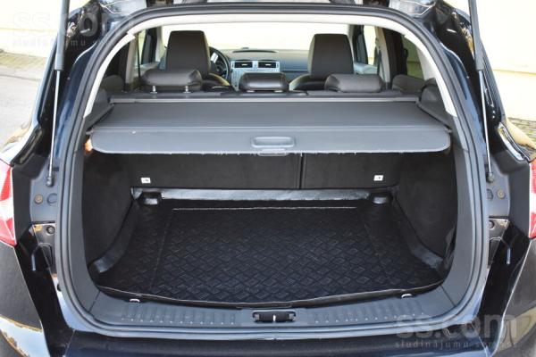 Black Ford Kuga 2011 in Talsi, with an engine capacity of 2.00 L and mileage of 265 thousand km for 6500 €, photo 8 on AUTOMOTO.COM.LV