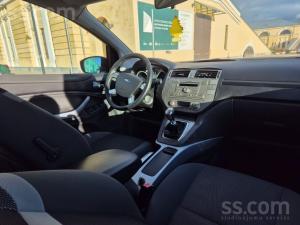 Melns Ford Kuga 2011 Daugavpils, ar dzinēja tilpumu 2.00 L un nobraukumu 184 tūkst. km par 5500 €, foto 7 vietnē AUTOMOTO.COM.LV
