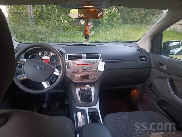 Black Ford Kuga 2011 in Liepaja, with an engine capacity of 2.00 L and mileage of 288 thousand km for 5000 €, photo 6 on AUTOMOTO.COM.LV